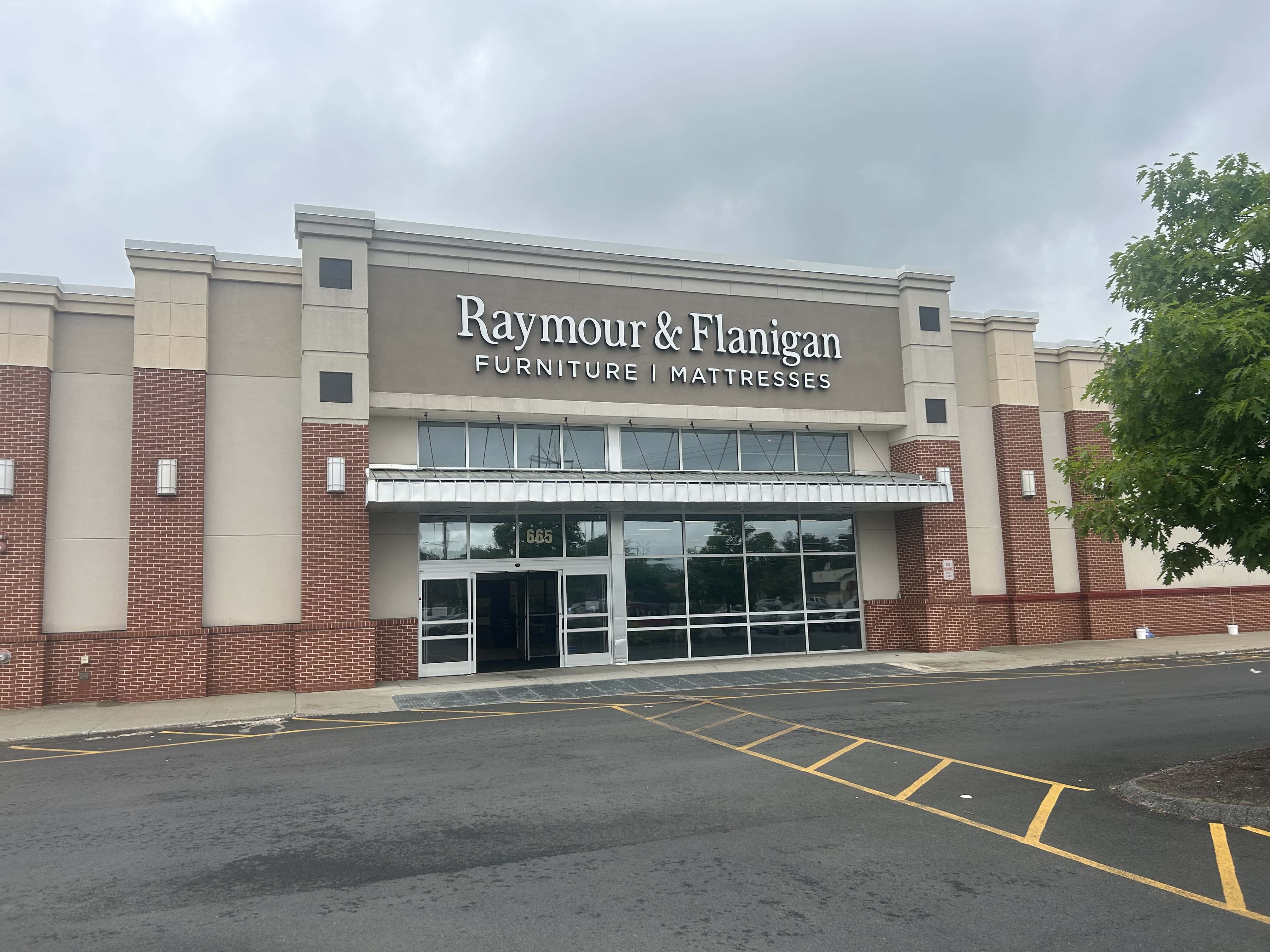 Raymour and flanigan outlet ma store